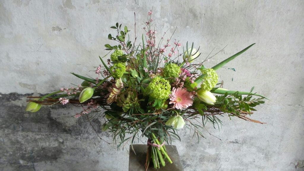 Frame boeket voorjaar — metbloemen.nl